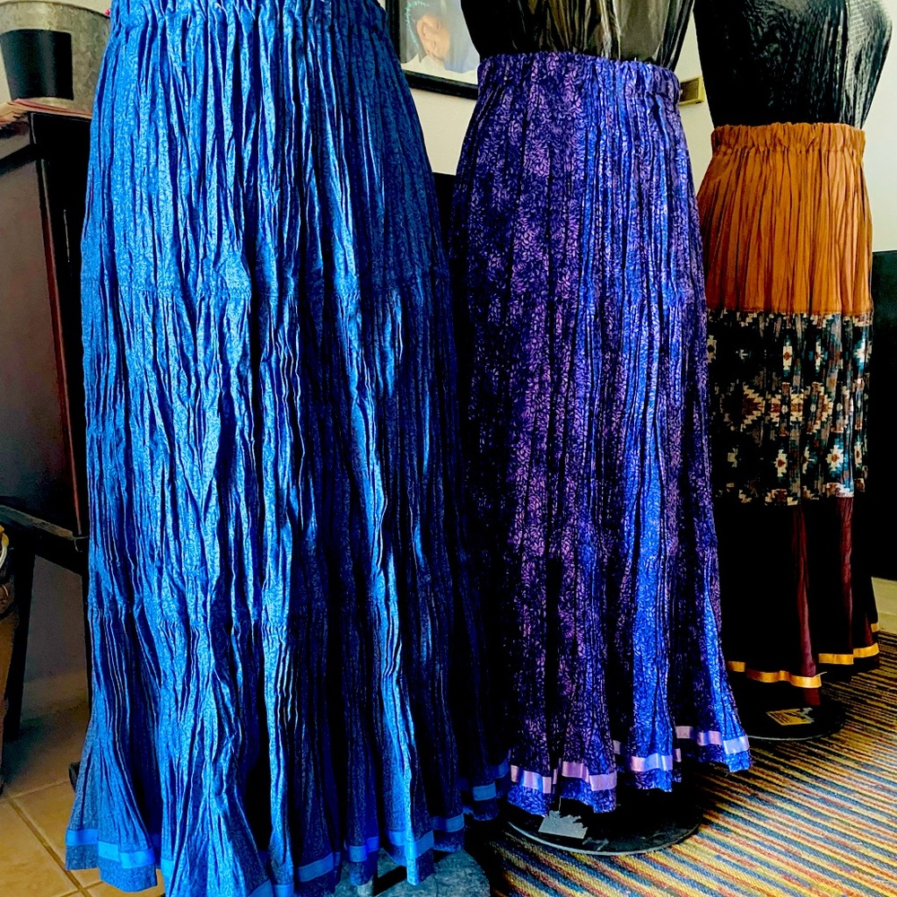 Navajo Traditionl Outfits Skirts. - Gem